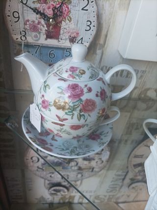 teiera con tazza