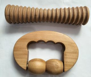 2 Massaggiatore In Legno.
Mai usati
Cm.15 quello p