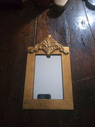 cornicetta in legno con specchio 