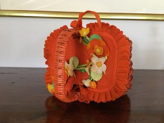 Cesto con coperchio in panno 