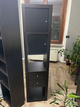 Mobile Ikea con cassetti, ante e ripiano