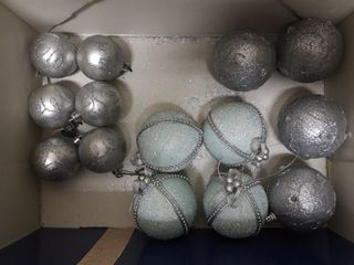 N.14 palline natalizie.Sconti su acquisti di + 🔵⚪