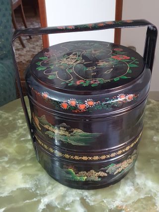 Scatola bento cinese vintage dipinta e laccata