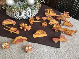 Oggetti decorativi intagliati a mano 