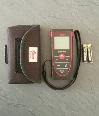 DISTANZIOMETRO LASER  LEICA DISTO D210