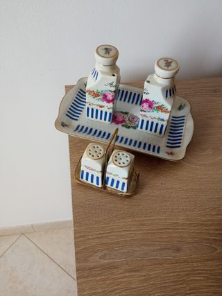 Set olio, aceto, sale e pepe