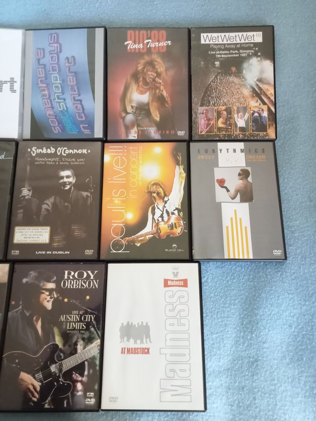 Lote DVDs musicales de segunda mano por 5 EUR en A Coruña en WALLAPOP