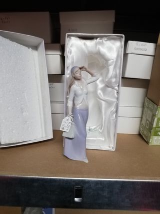 ragazza con bandana Morena porcellana