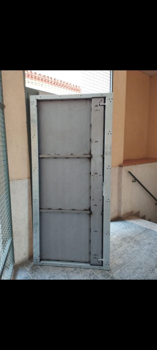 PUERTA ANTI OKUPAS de segunda mano por 150 EUR en Calatayud en WALLAPOP PUERTA ANTI OKUPAS de segunda mano por 150 EUR en Calatayud en WALLAPOP