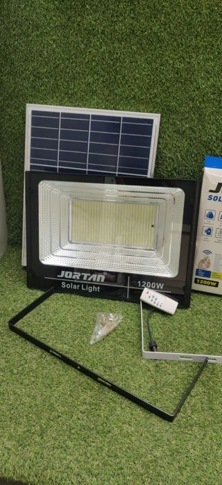 ⭐ 1200 watt Faro solare crepuscolare IP66  😍 paga