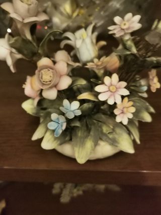 statuetta fiori
