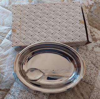 Vassoio acciaio e finiture oro zecchino