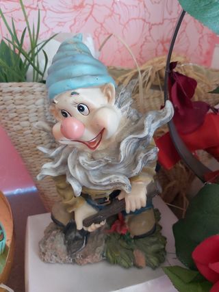 nano in resina da giardino