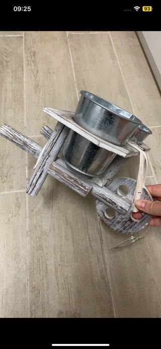 Carretto con vasetti 