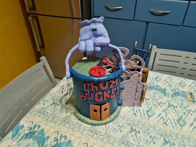 Cubo de cebo Bob Esponja de segunda mano por 18 EUR en Zaragoza en WALLAPOP Cubo de cebo Bob Esponja de segunda mano por 18 EUR en Zaragoza en WALLAPOP