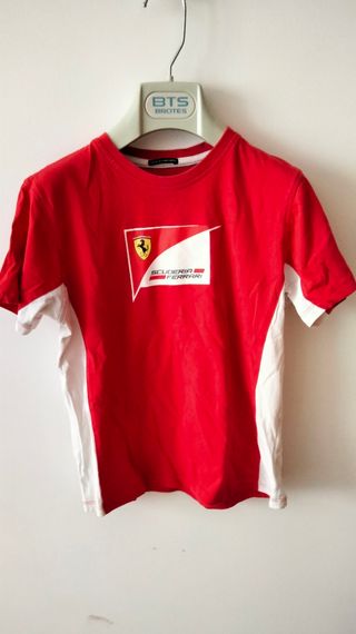 Camiseta oficial de la escudería Ferrari de segunda mano por 10 EUR en ... Camiseta oficial de la escudería Ferrari de segunda mano por 10 EUR en ...