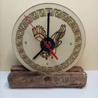 orologio in legno con disegno "aquila"