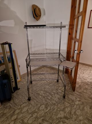 scrivania porta computer