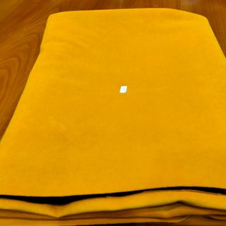 lotto di 5 tessuti e un portachiavi 