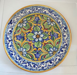 Piatto grande in ceramica di S.S. Di Camastra 