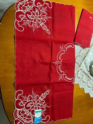 Tovaglietta natalizia completa di tovaglioli 