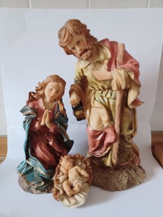 Presepe Natalizio con tre statue