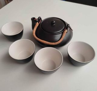 Teiera con 4 tazzine , stile orientale