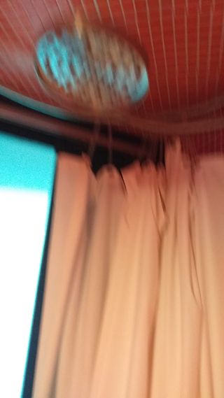 Doccia corcolare con tenda