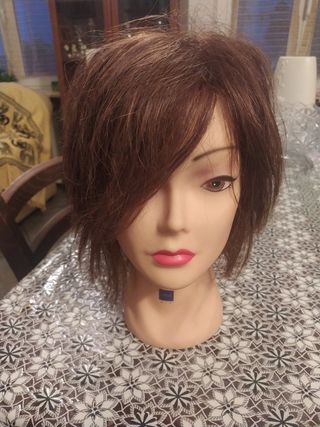 Testina pratica parrucchiera modello donna.