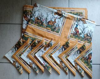 Tovaglia con 10 tovaglioli a tema fauna e flora