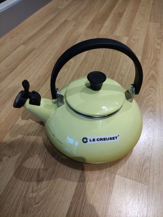 teiera nuova le creuset scheggiata