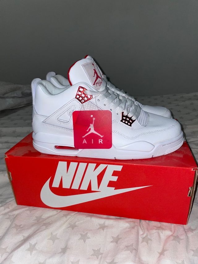 Jordan retro 4 rojas y blancas de segunda mano por 95 EUR en Sagunto en ...
