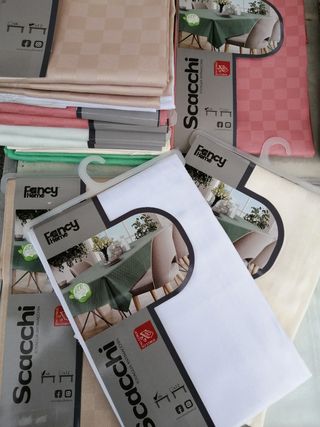 TOVAGLIA ANTIMACCHIA DA 6 E 12 POSTI TINTA UNITA 