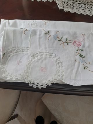 tovaglia da 6 ricamata a mano