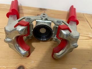 Macchinetta per tappi in alluminio