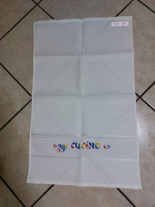 asciugapiatti ricamato 