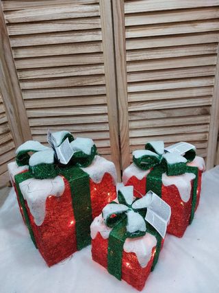 Pacchetti natalizi illuminati 