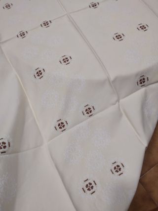 tovaglia operata a mano