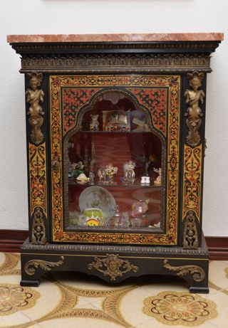 Vendo como' d'epoca intarsiato.