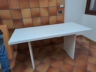 Tavolo bianco