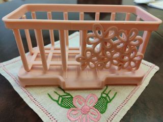 Portaoggetti rosa per lavello in plastica