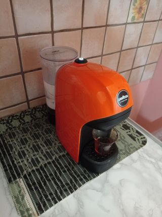 Macchina da caffè Lavazza Tiny (LEGGI)