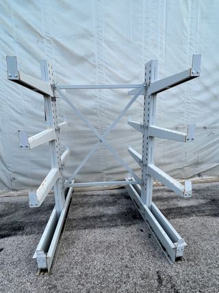 Scaffalatura cantilever bifronte