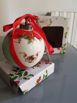 Addobbo natalizio in fine porcellana Royal Family.