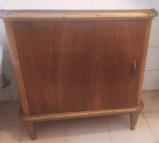 coppia di comodini in legno