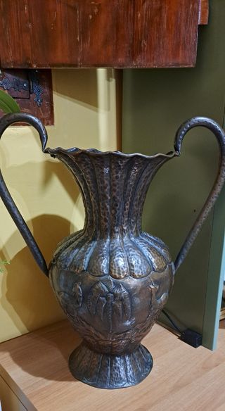 anfora in rame decorato 