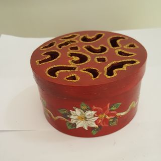 scatoletta con coperchio traforato