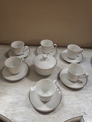 Set 6 tazze con piattini e Zuccheriera