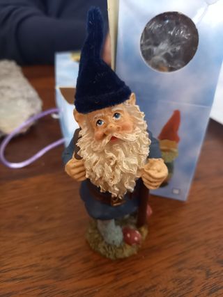 Gnomo in resina con cappello in velluto