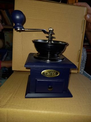 macinacaffè in legno e acciaio